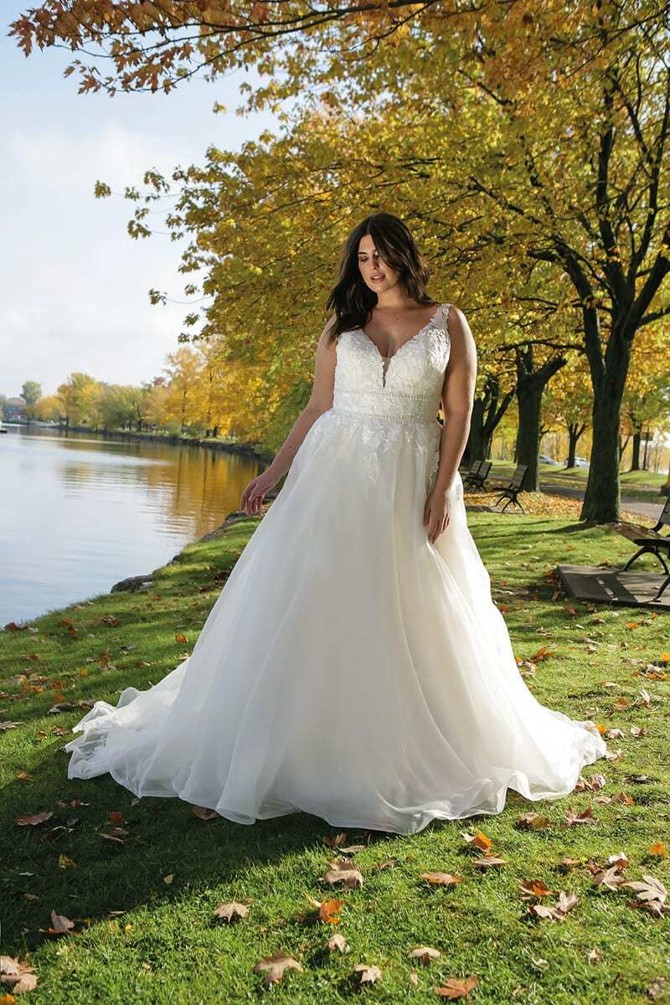 Eddy K Curvy - UR221 | LeeAnne's Bridal & Bliss Prom